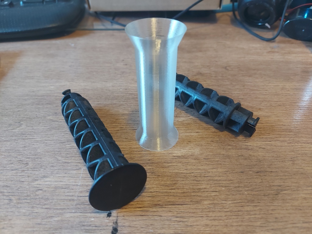 Free 3D file Cardboard Filament Roll Sleeves, Fits Prusa Roller(s) 🪢 ...