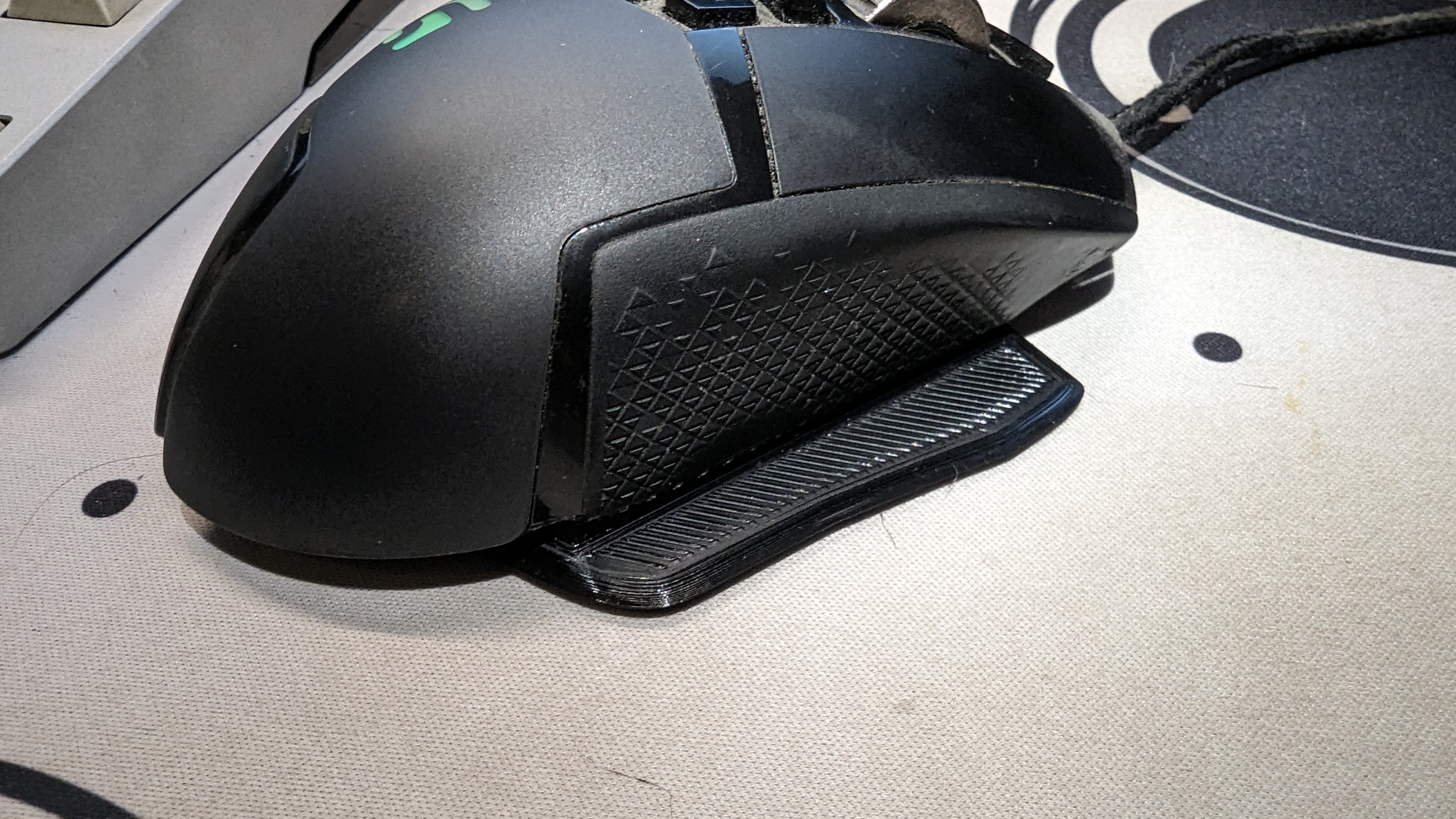 🧲 G502 lightweight bottom cover with pinky rest・3D Print・Cults