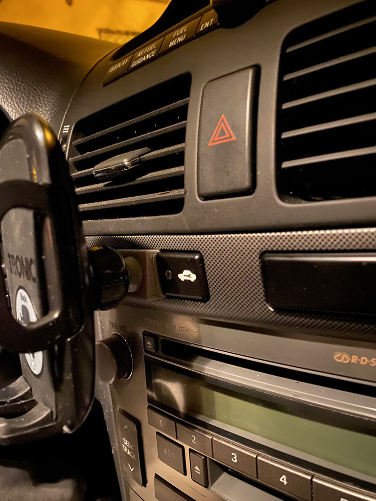 Free 3D file Toyota Avensis T25 phone holder joint 🚗 ・3D print model to ...