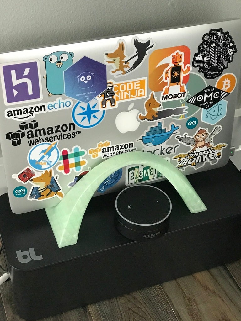 3D printed Elegant Arch MacBook Pro Stand・Cults