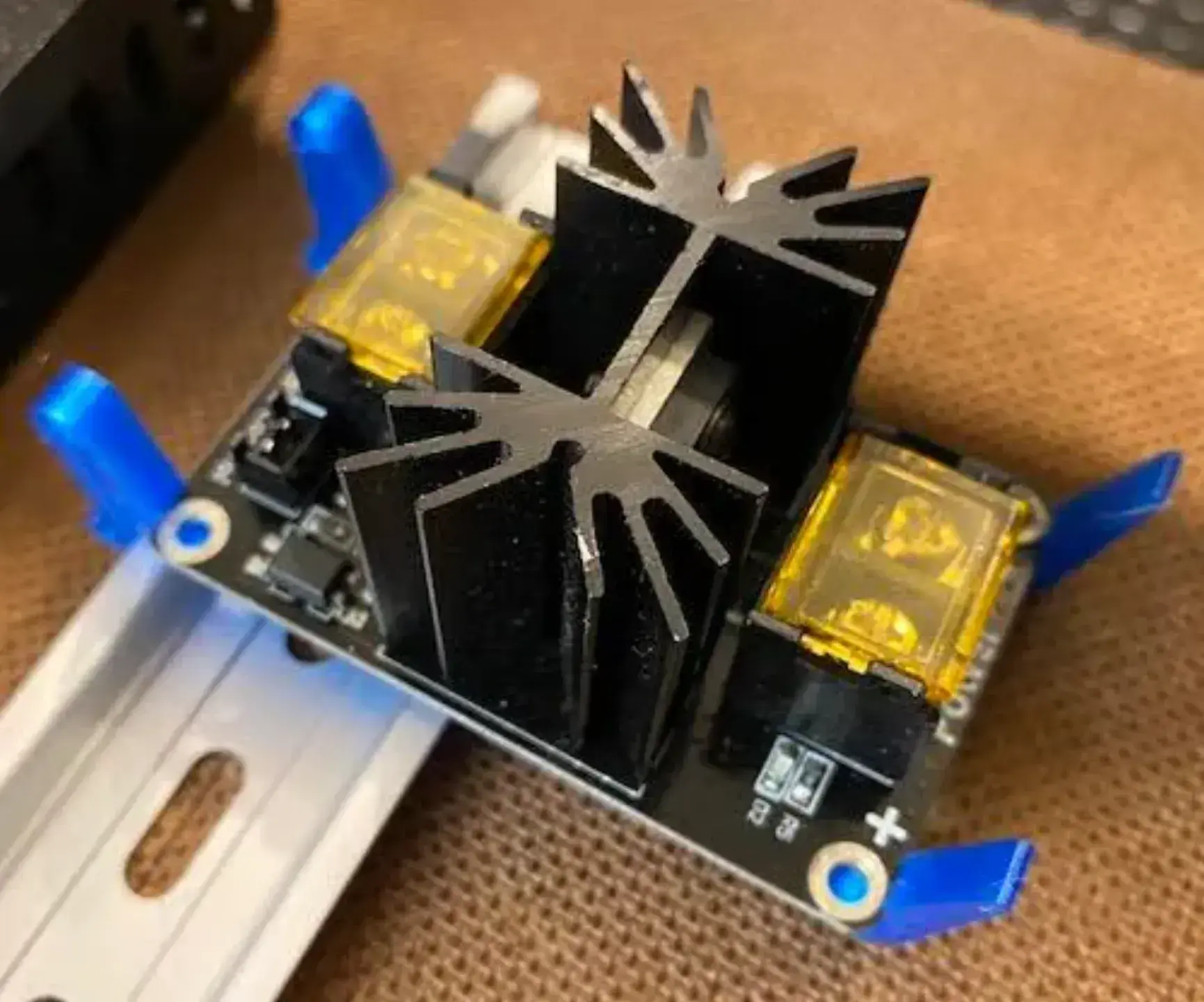 Free 3D file Lerdge High Power Module (MOSFET) DIN Mount 🧞‍♂️ ・3D ...