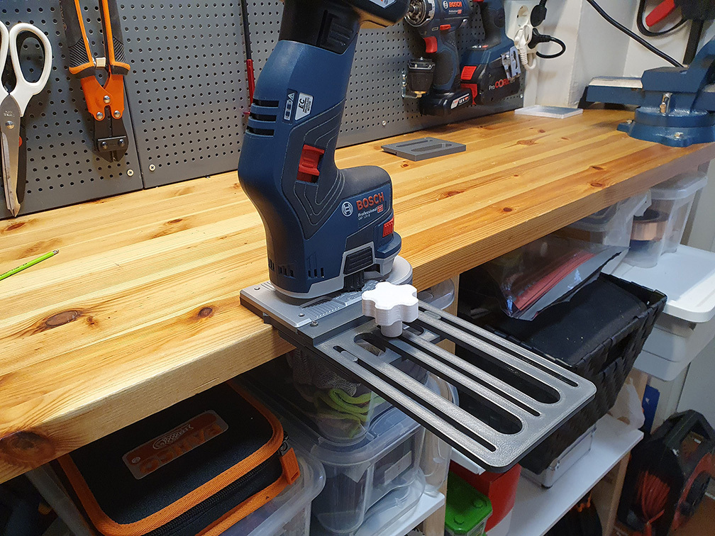 👽 Bosch GKF-12V Modular Router Plate・Free 3D File for ・Cults