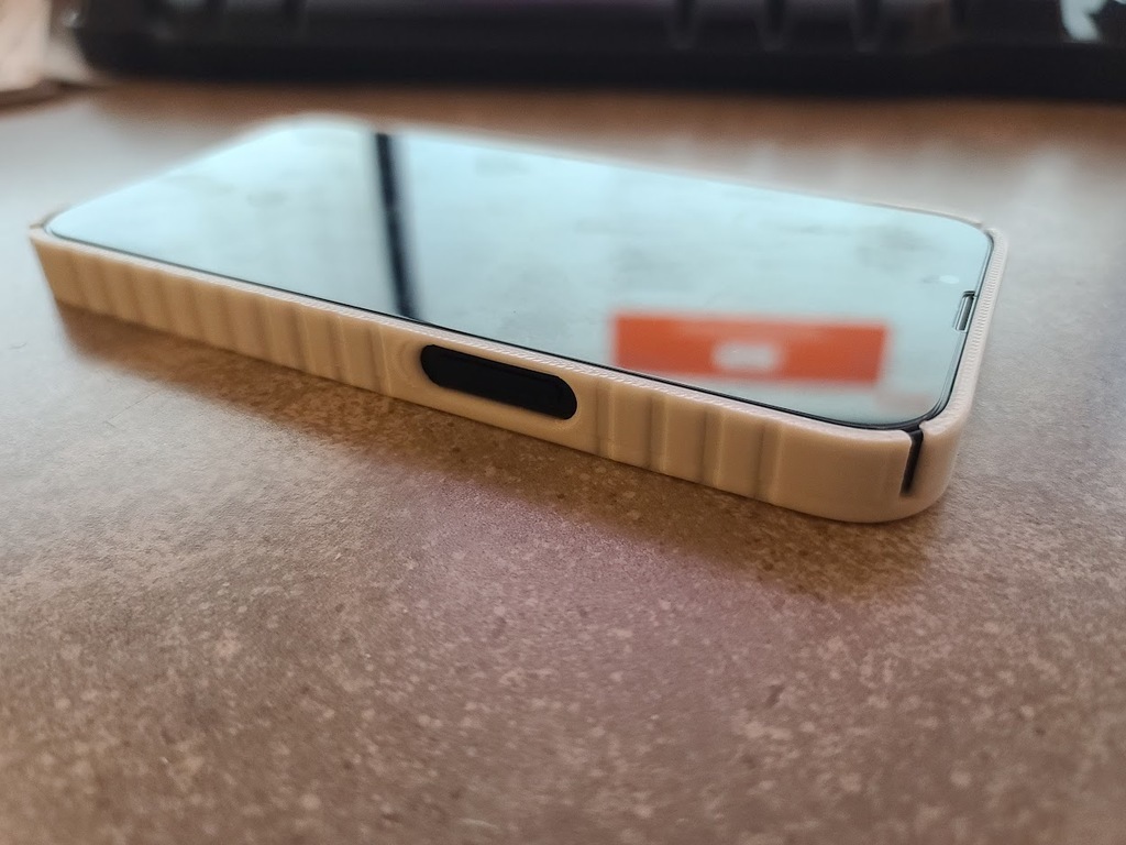 Free 3D file iPhone 13 Case 📱 ・Model to download and 3D print・Cults