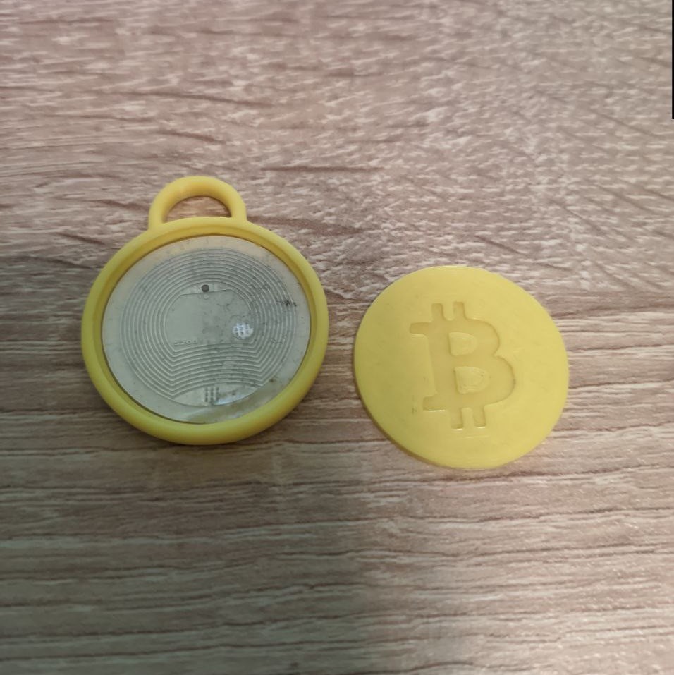 Free 3D file NFC Tag keychain with Bitcoin logo 🗝️ ・Object to download ...