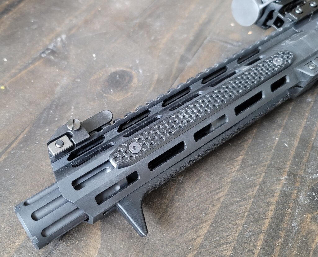 Free 3D file M-LOK Rail Covers and Handbrakes 👽 ・3D print design to download・Cults