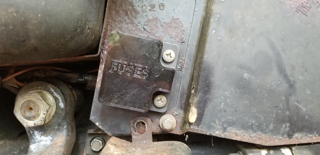 🚜 Yanmar Tractor Fuse Box Cover・Free 3D File for ・Cults