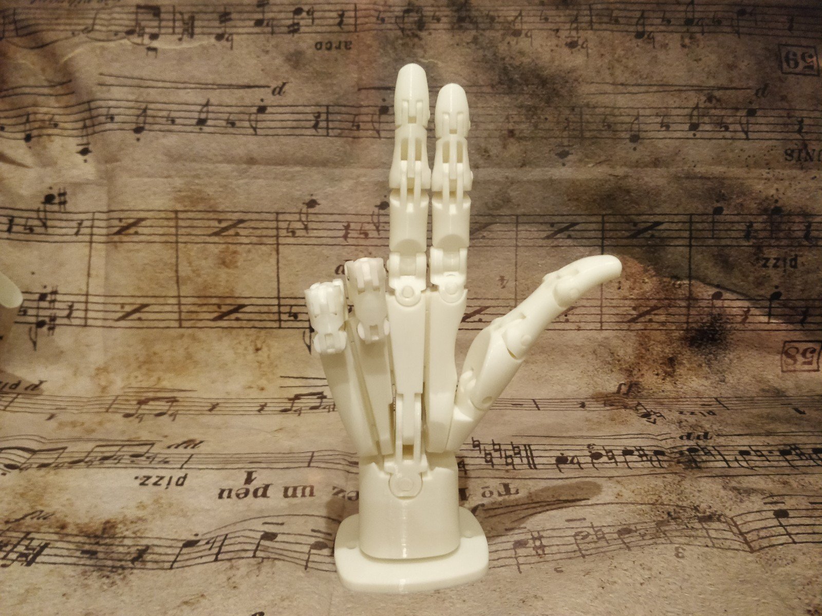 3D printed Articulated hand・Cults