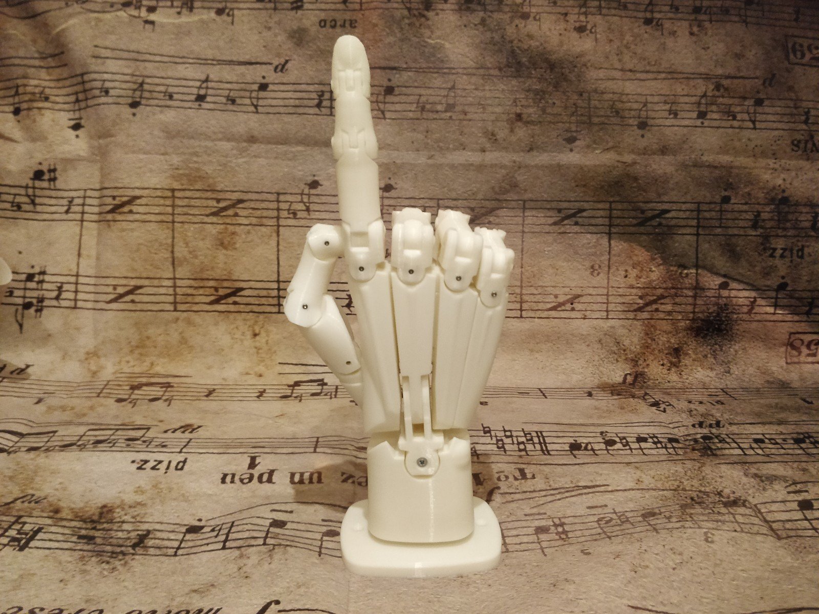 3D printed Articulated hand・Cults