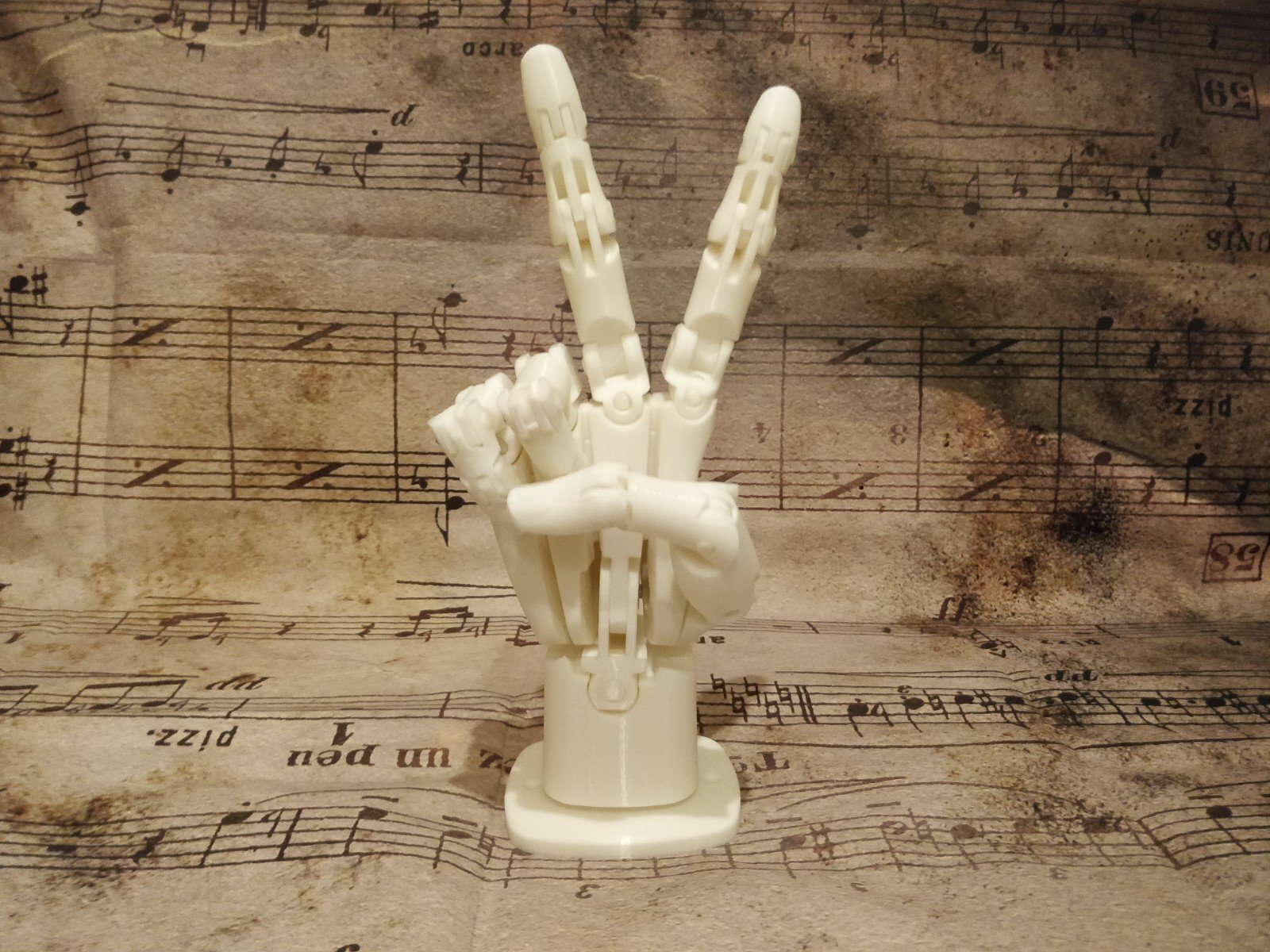 3D printed Articulated hand・Cults