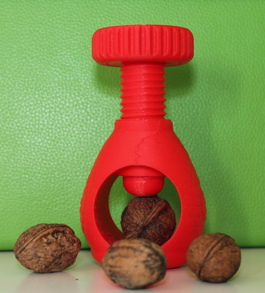 3D printable Working NutCracker V2・Cults