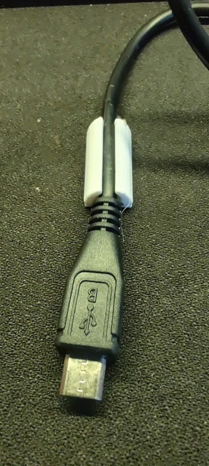 Free 3D file TPU simple snap cable tag 🔌・3D print model to download・Cults