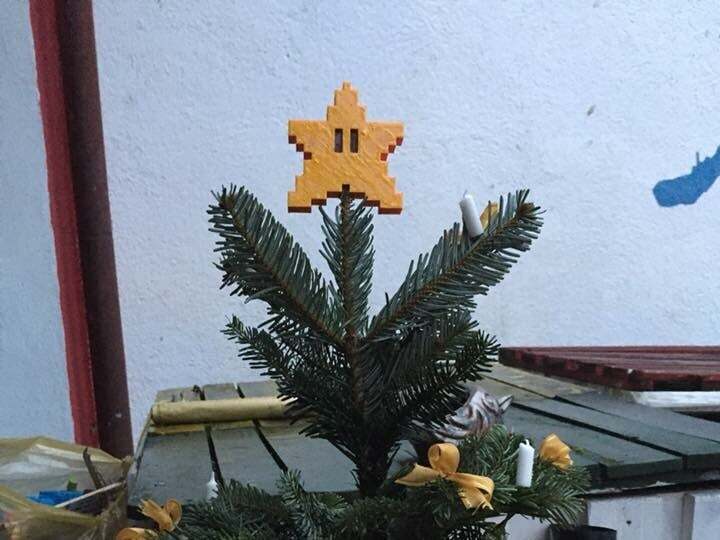 3D printed Super Mario Bros. Pixel Star Tree Topper・Cults