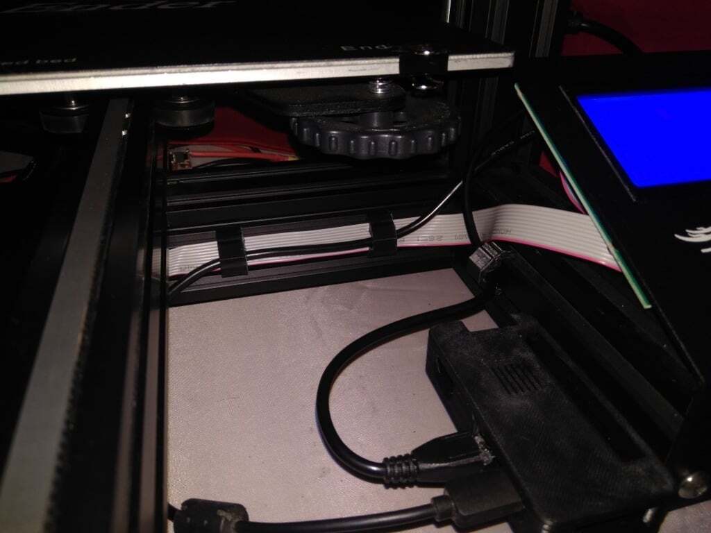 3D printable Ender 3/Ender 6 SE Cable Clip for USB cable・Cults