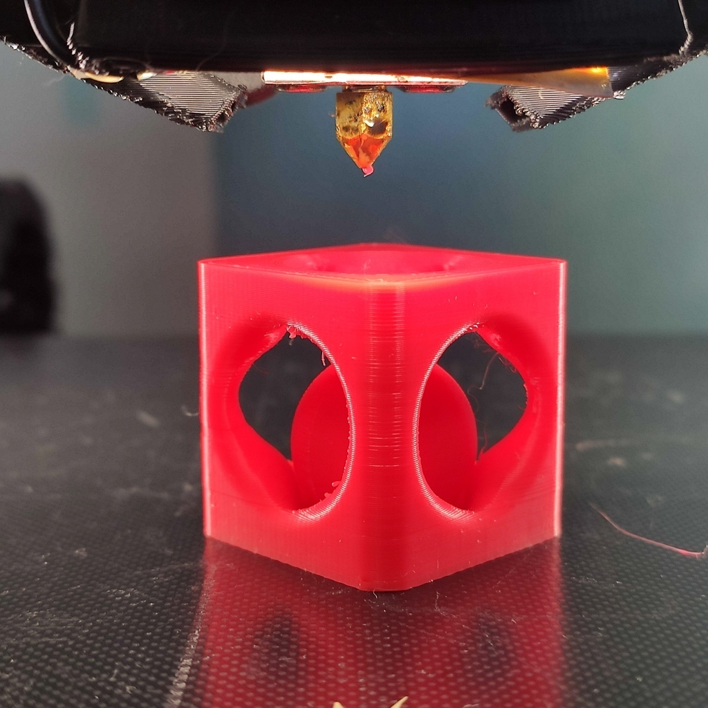 Free 3D file Ball in a cube 👽 ・3D print design to download・Cults