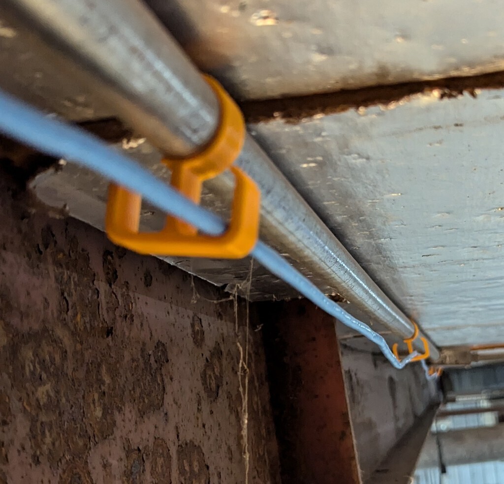 Free 3D file Pipe Clip Cable Guide 🔌 ・3D printer model to download・Cults