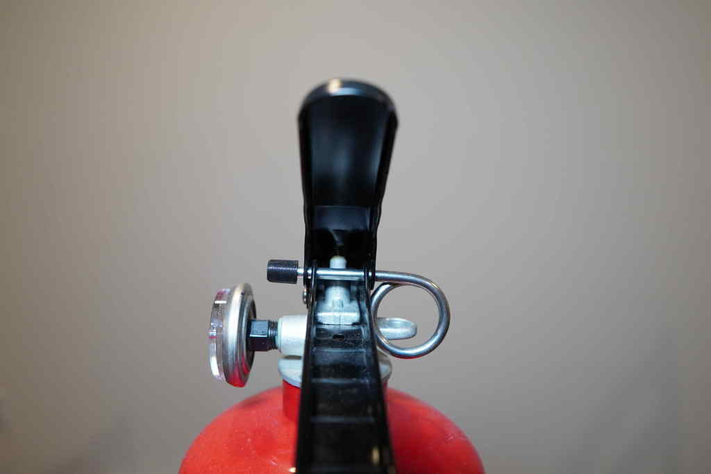 Arquivo grátis 3D Fire Extinguisher Pin and Quick Release Cap 🔥 ・modelo ...