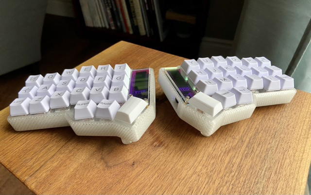 ⌨️ Corne keyboard (CRKBD) Tenting legs.・Free 3D File for ・Cults