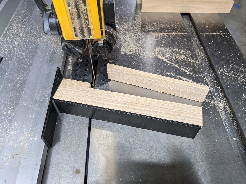 Free 3D file BenchCrafted Roubo bench dog bandsaw jigs 🐕 ・3D print ...