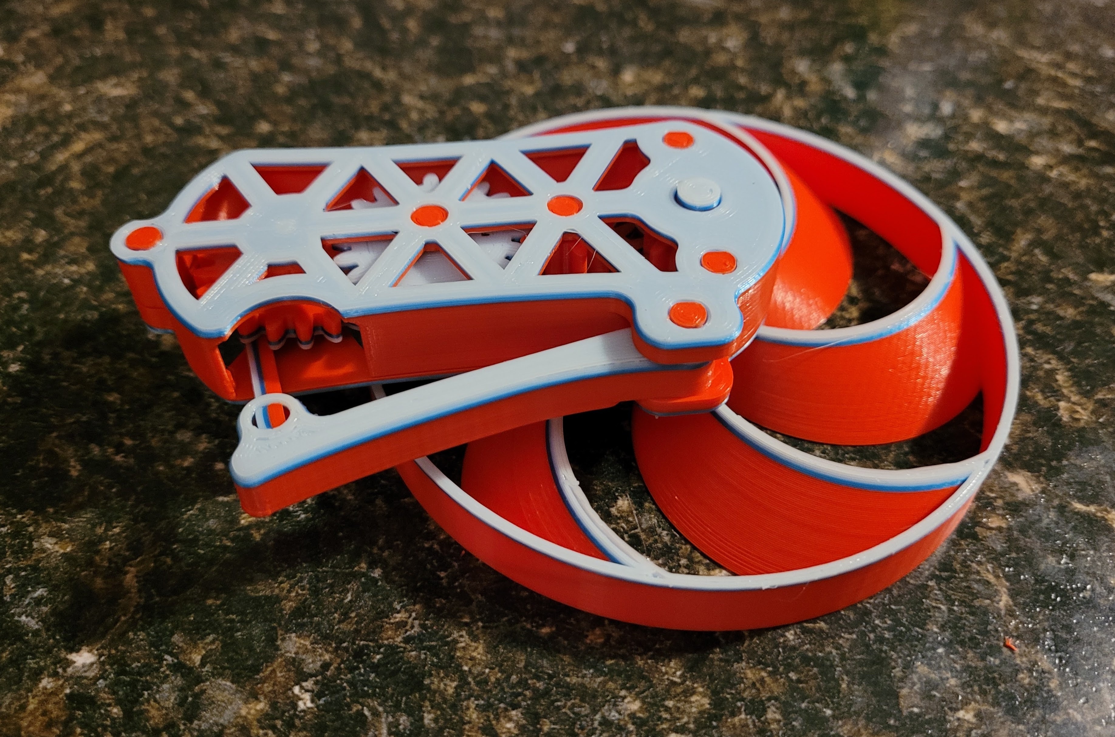 3D printed Squeeze fan - New waterproof fan!(screwless)・Cults