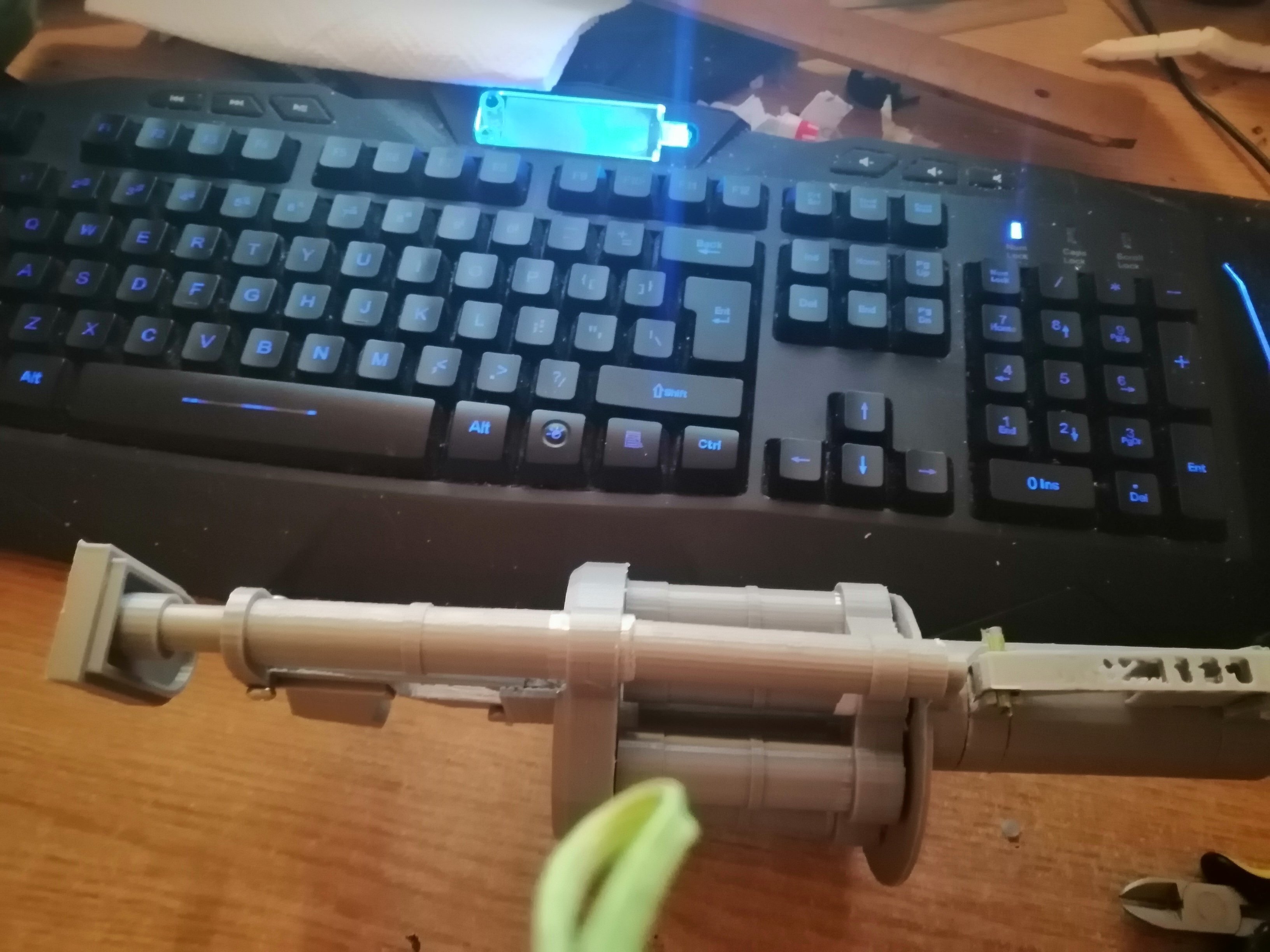 3D printing r6 grenade launcher ,,gnome''・Cults