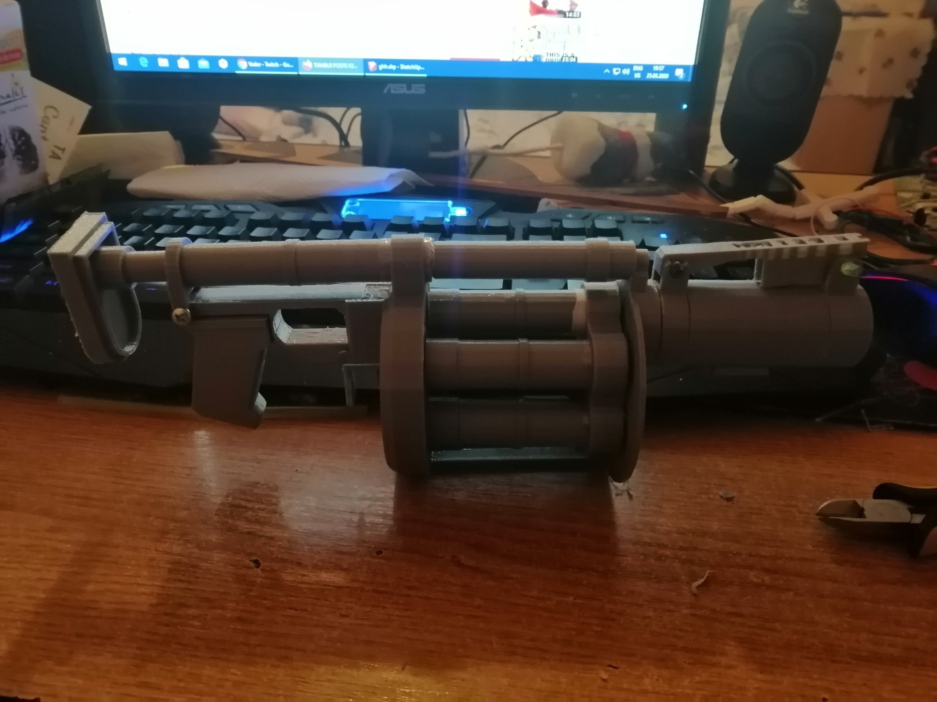 3D printing r6 grenade launcher ,,gnome''・Cults