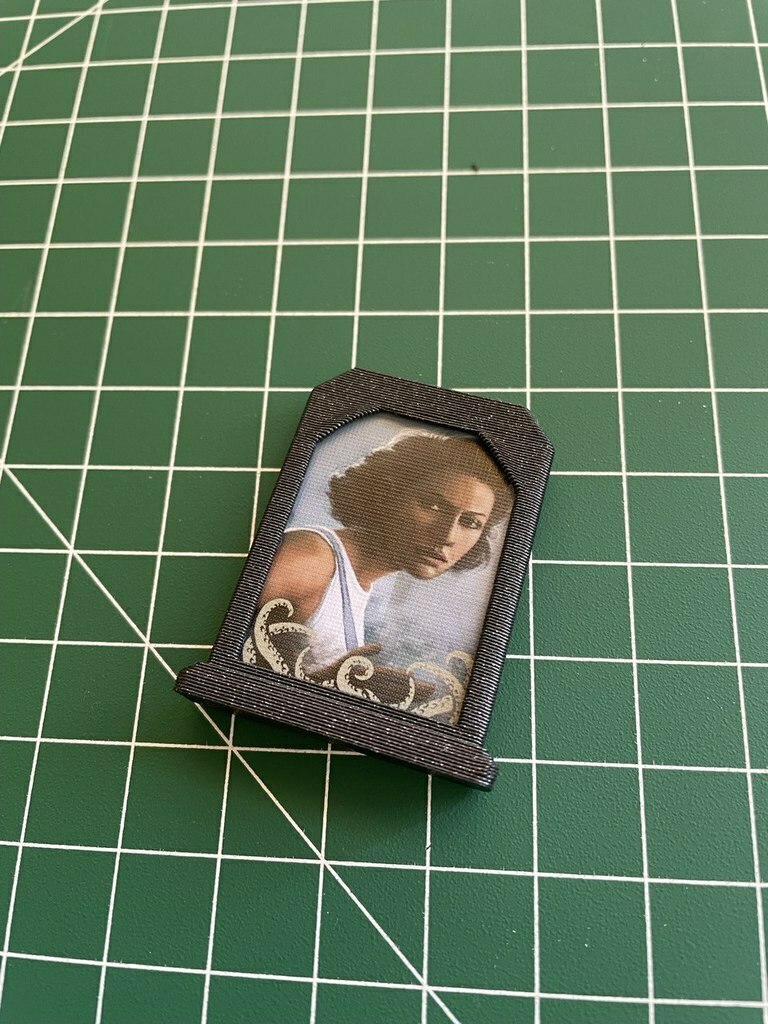 Free 3D file Eldritch Horror Investigator Token Stand - Frame 🖼️ ・3D ...