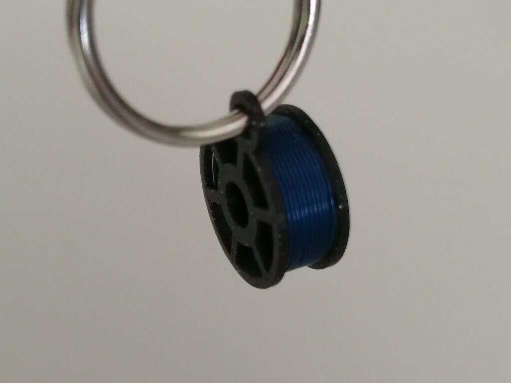 🪢 Filament Spool keychain・Free 3D File for ・Cults
