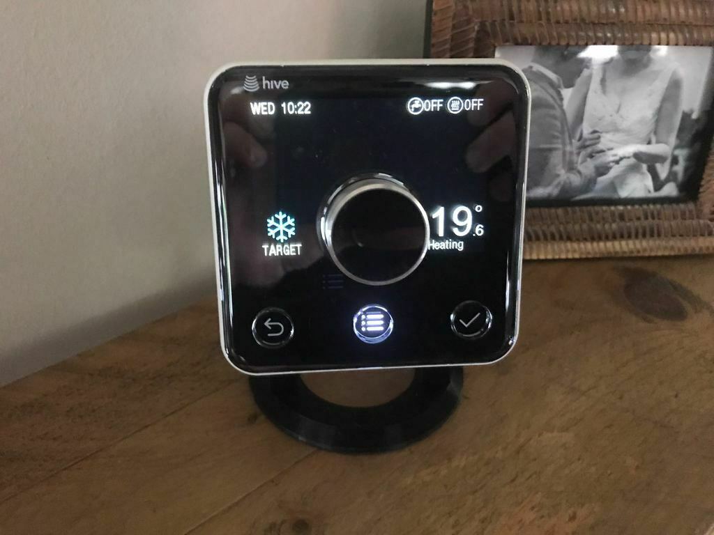 Free 3D file Hive Thermostat Stand 🏠 ・3D printing model to download・Cults