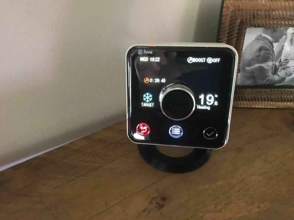 Free 3D file Hive Thermostat Stand 🏠 ・3D printing model to download・Cults