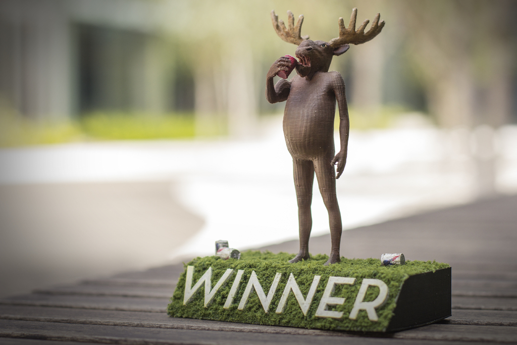 🍹 Simulator Drinking and Driving Trophy・Free 3D File for ・Cults