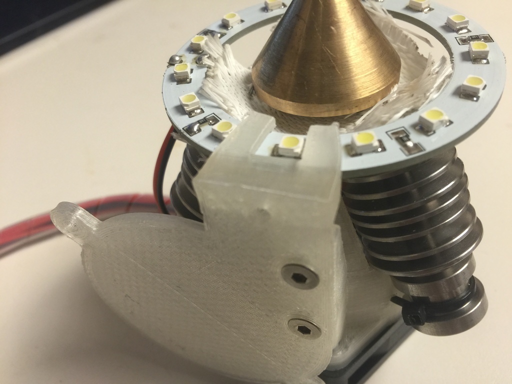 Бесплатный 3D файл Крепление для вентилятора Diamond Hotend с дополнительной поддержкой ...