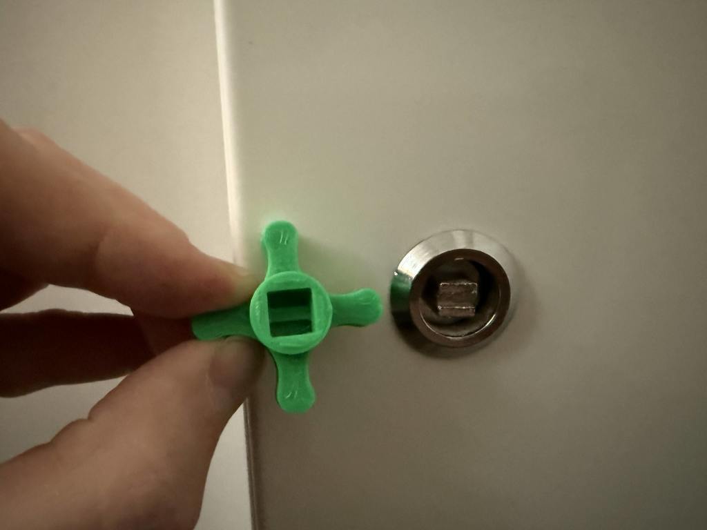 🟪 Square key (8mm) with slot for heating manifold・Free 3D File for ・Cults