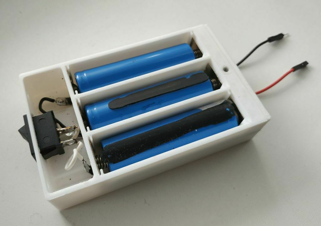 🔌 Case holder for three 18650 cells with switch・Free STL File for 3D ...