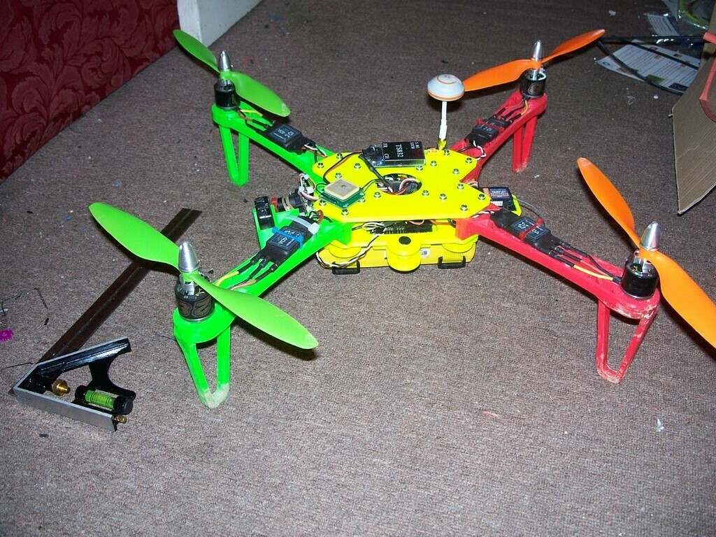 Free 3D file OpenScad Quadcopter 🚁 ・Design to download and 3D print・Cults