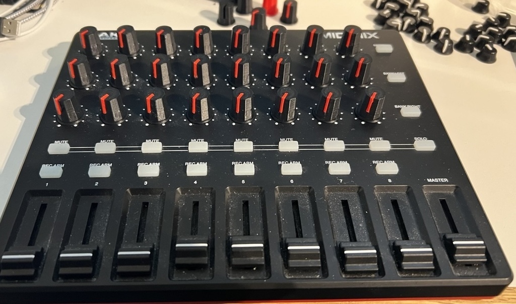 Free 3D file Akai MidiMix knob 🎵 ・3D printing model to download・Cults