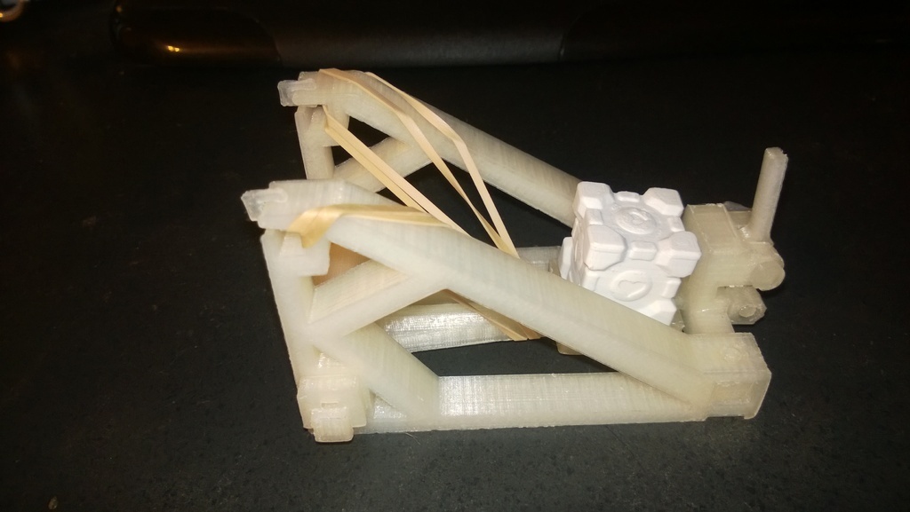 3D printed The Ultimate Catapult, almost. [Seej]・Cults
