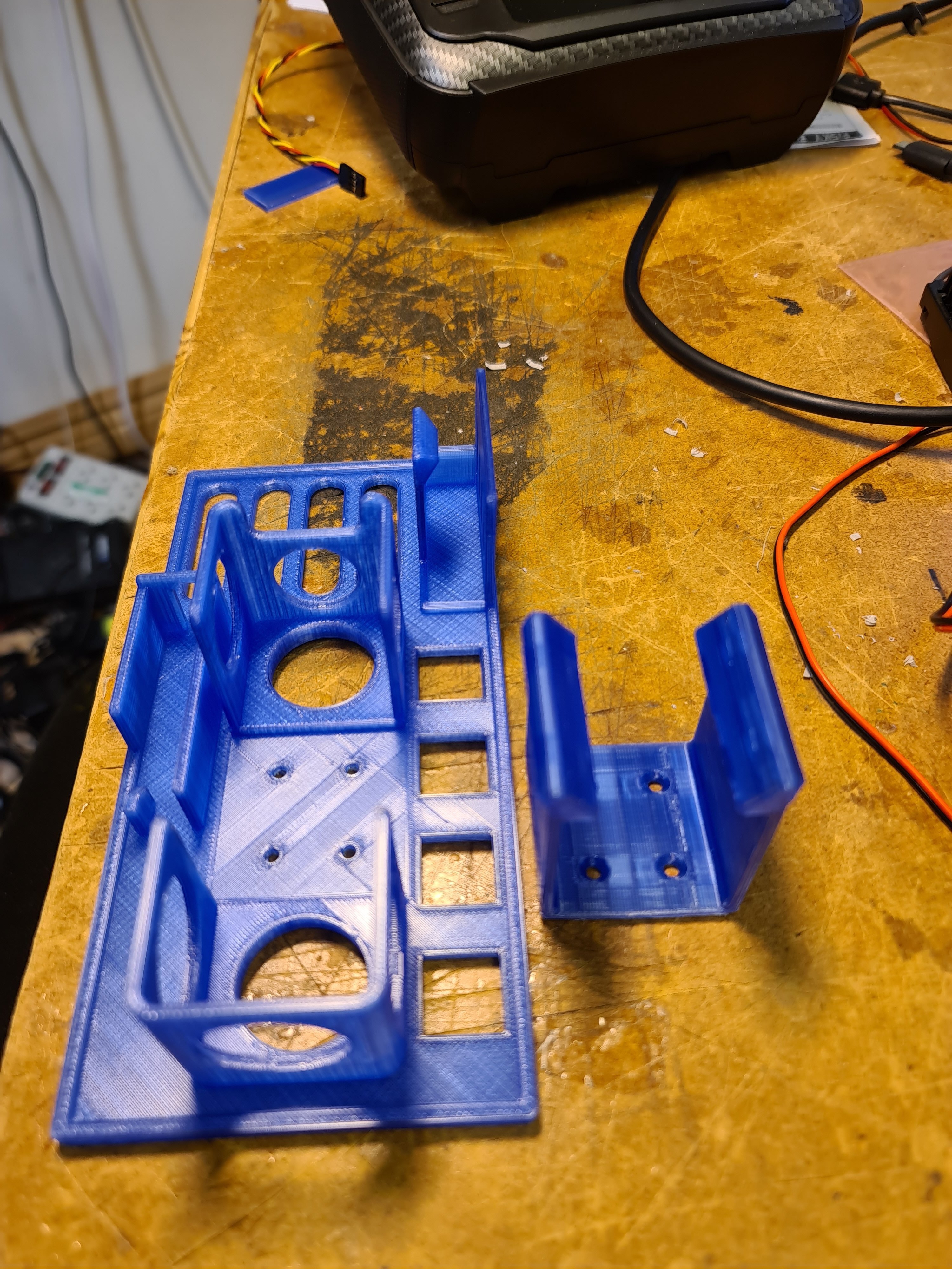 3D print Avios C-130 Hercules battery & accessory tray・Cults