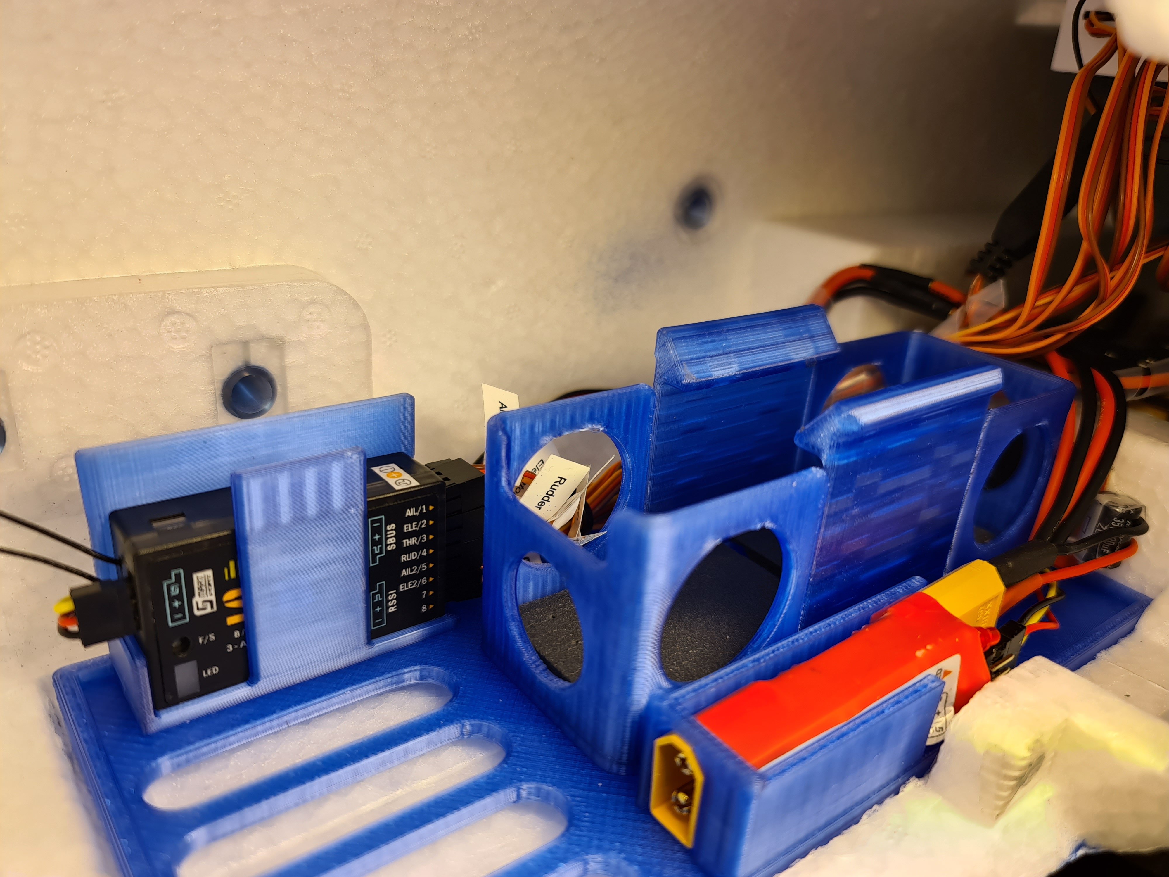 3D print Avios C-130 Hercules battery & accessory tray・Cults