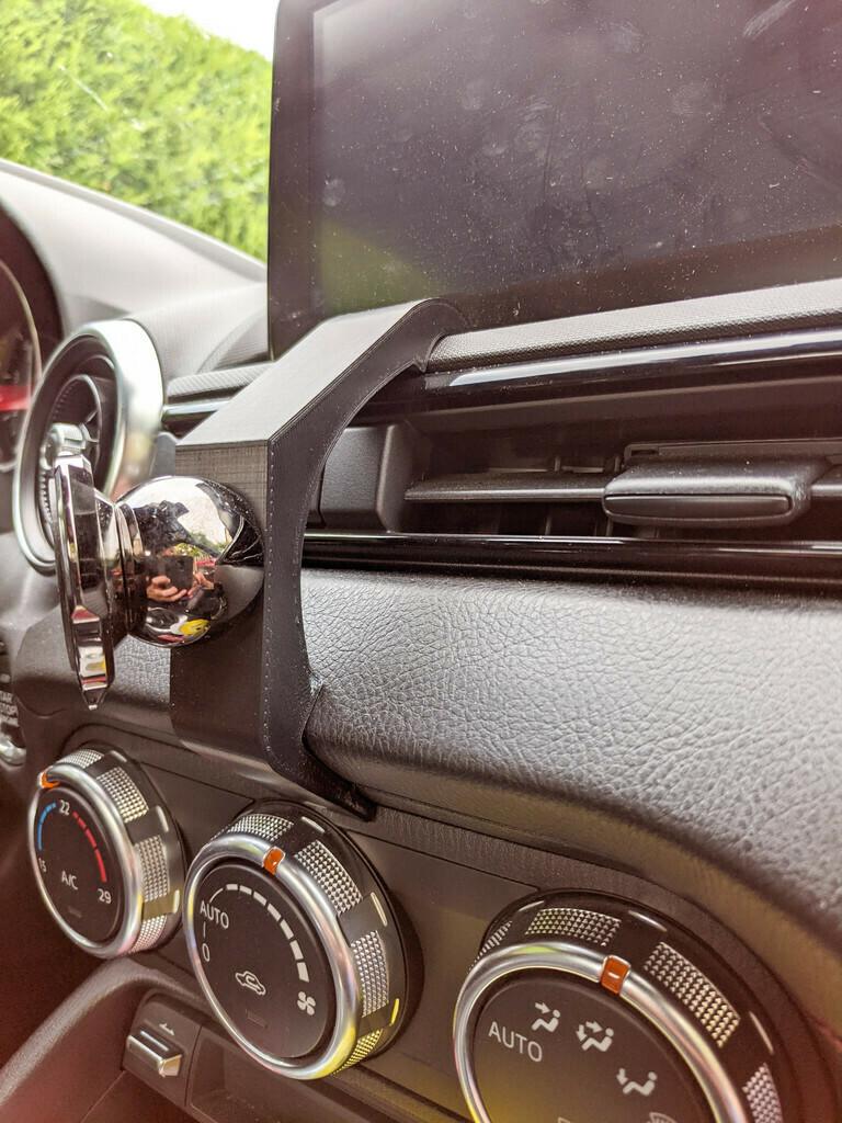 📞 MX-5 Miata ND mobile phone holder (base)・Free 3D File for ・Cults