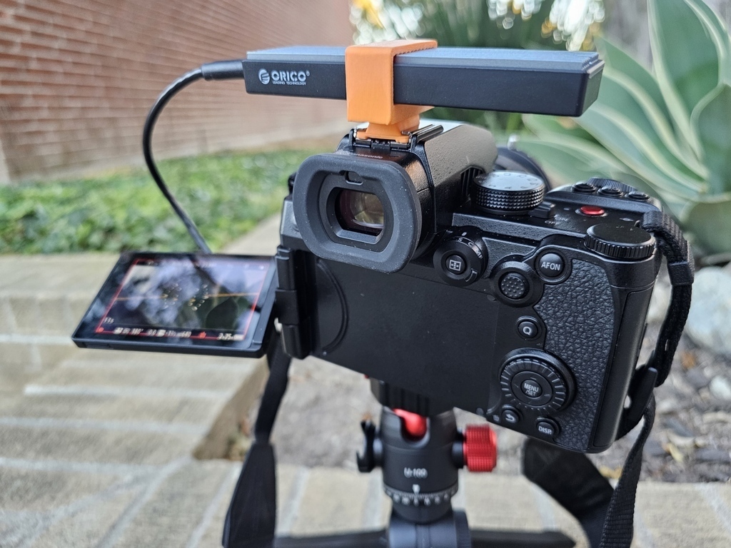 🥵 SSD Hot Shoe Holder (Used on my Panasonic S5II/X)・Free 3D File for ・Cults