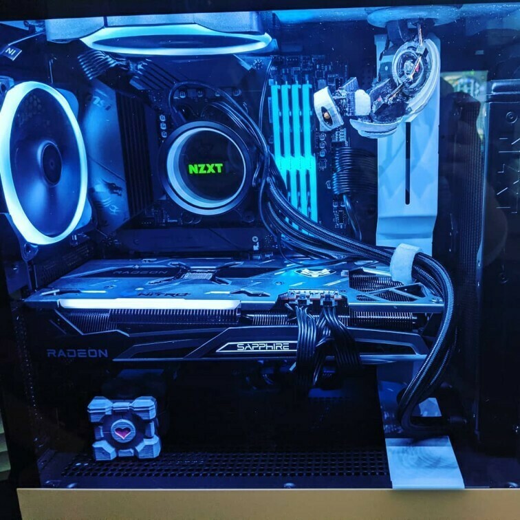 🖥️ GLaDOS trimmed / sized for inside computer cases・Free 3D File for ・Cults