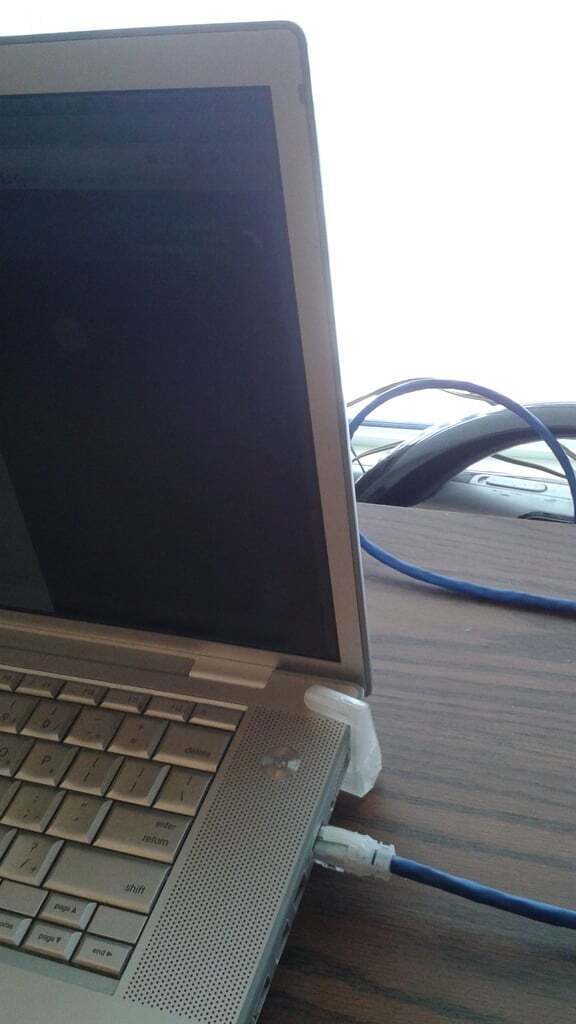 3D print MacBook Pro support・Cults