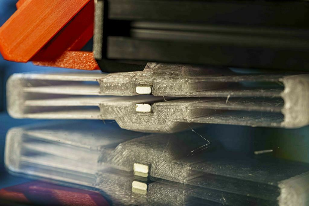 Free 3D file MagneFlex Prusa Isolation Feet - Gen1 🦶・3D print model to ...