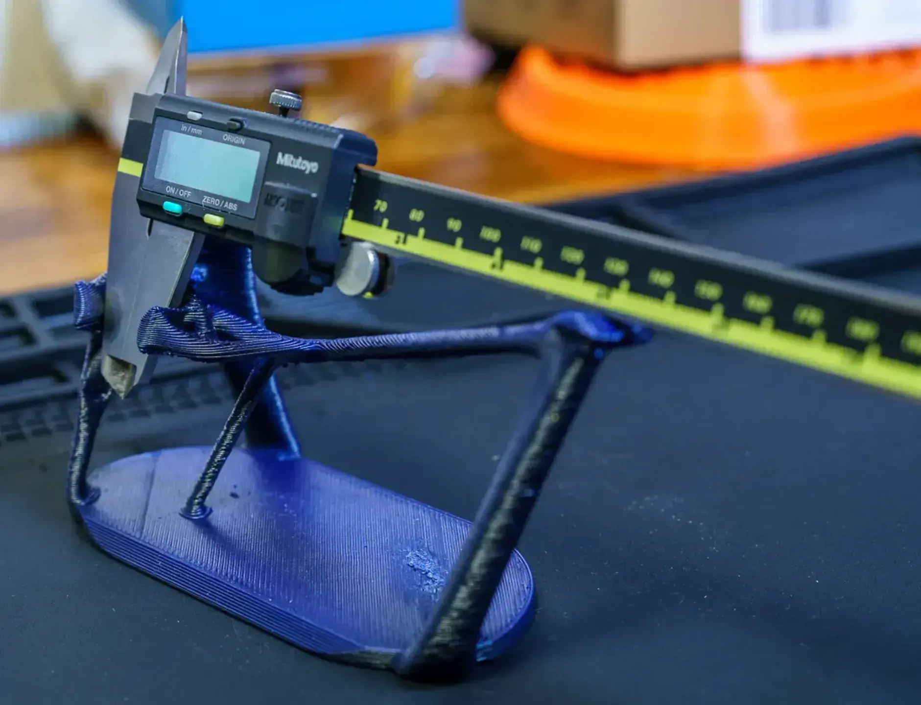 🧑‍🔧 Caliper Stand - organic shape・Free 3D File for ・Cults