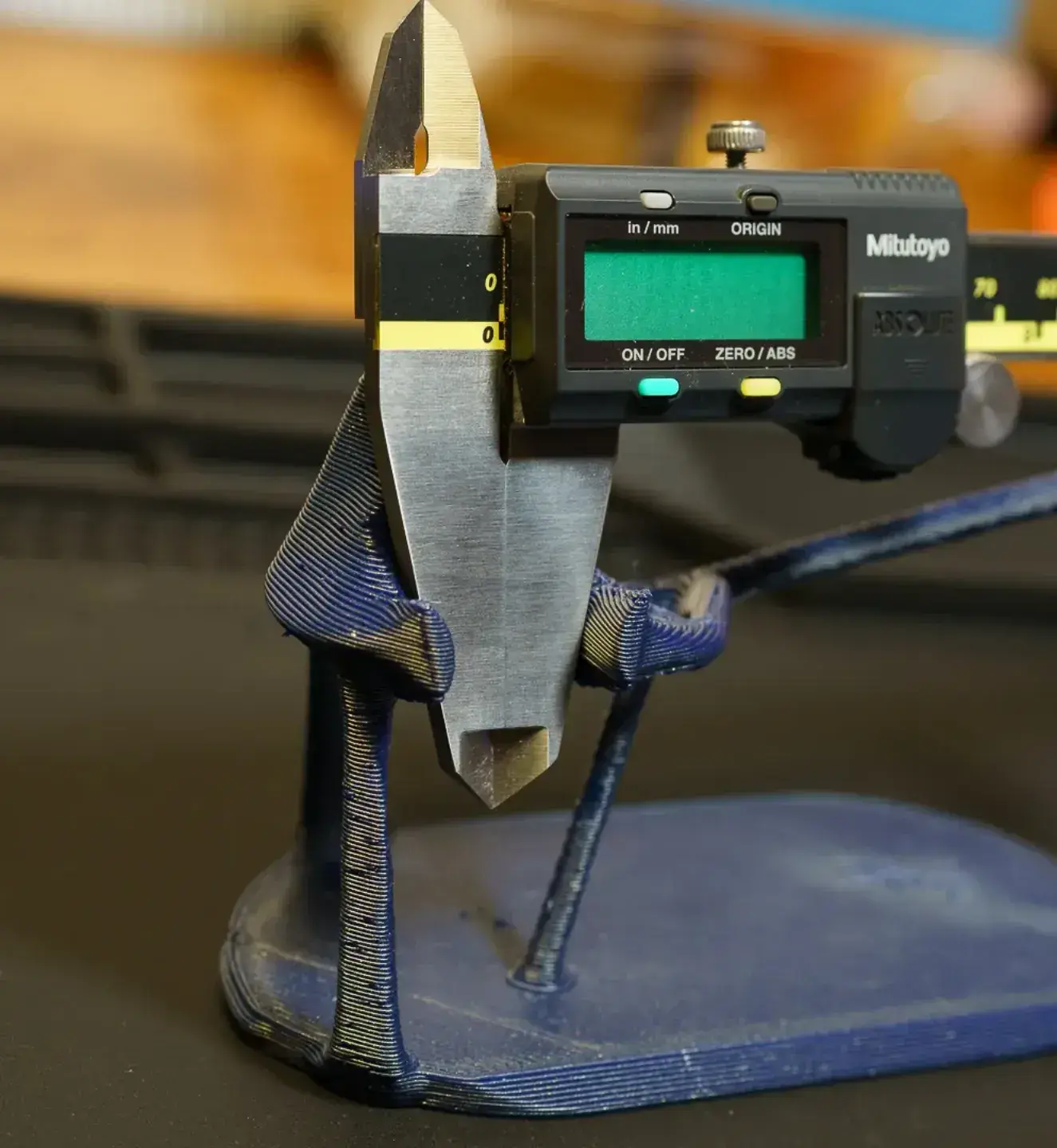 🧑‍🔧 Caliper Stand - organic shape・Free 3D File for ・Cults