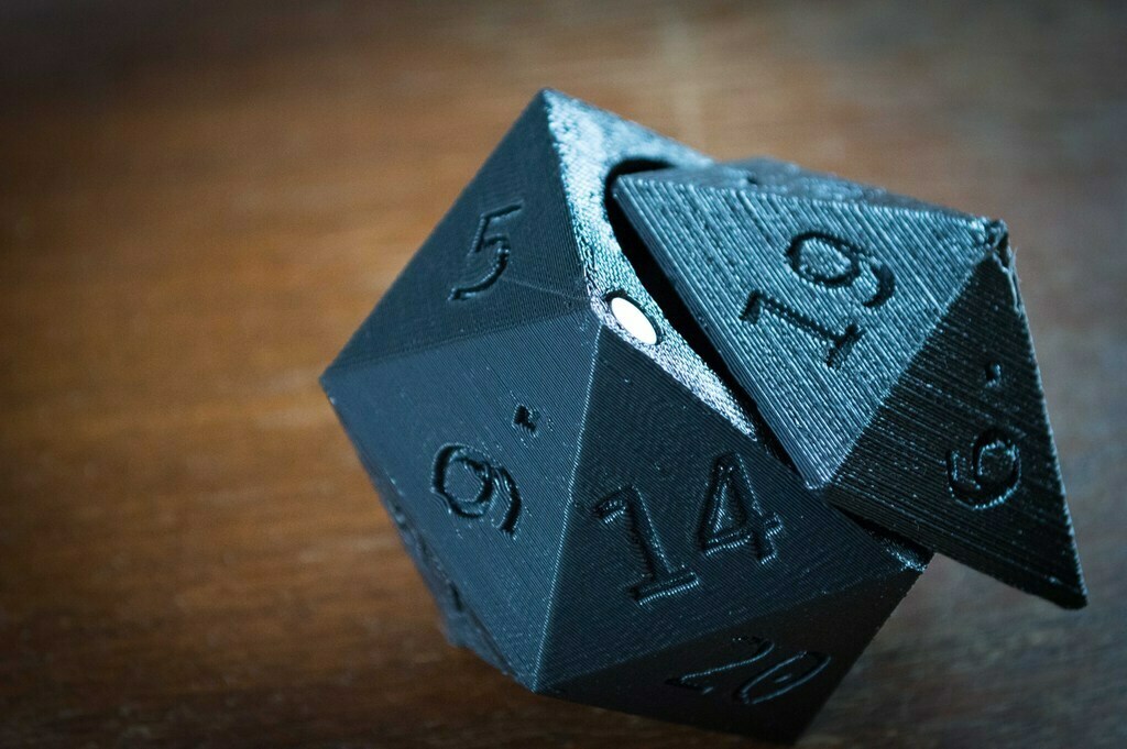🎲 Die of Holding! New and Improved d20 Swivel Top Magnetic Latch・Free ...