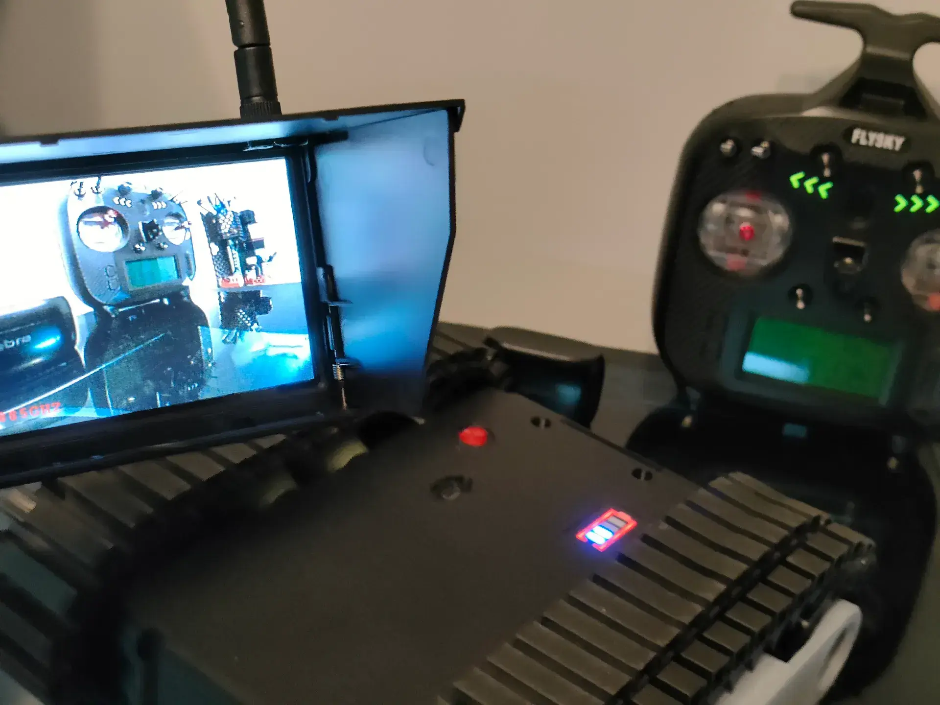 📷 Awesome ReconBot. RC Camera. IT CAN CLIMB STAIRS!!・Free 3D File for ...