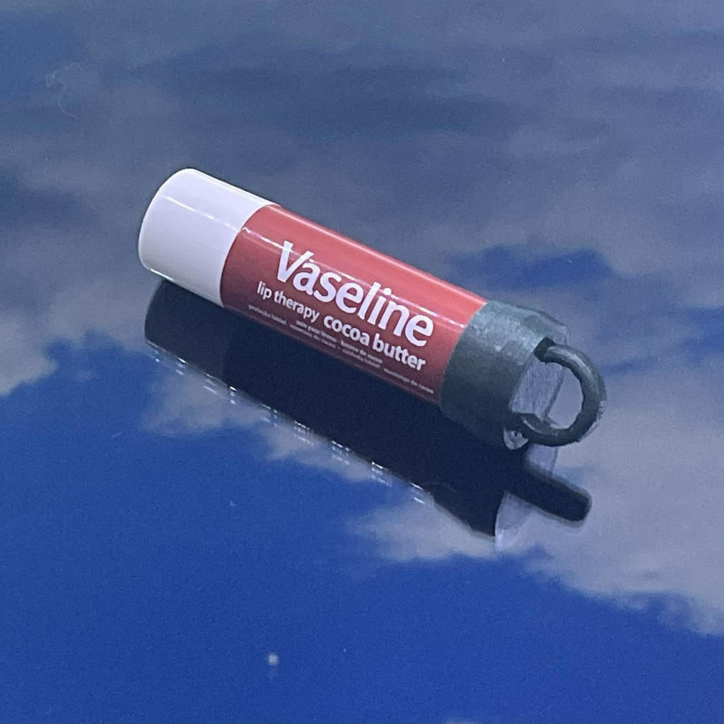 Free 3D file Lip Balm Keychain Adapter / Attachment (for Vaseline Lip ...