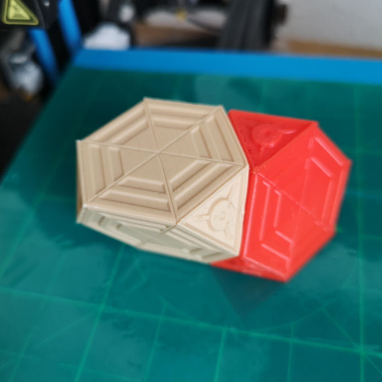 3D printable Silent Running Container/Box・Cults