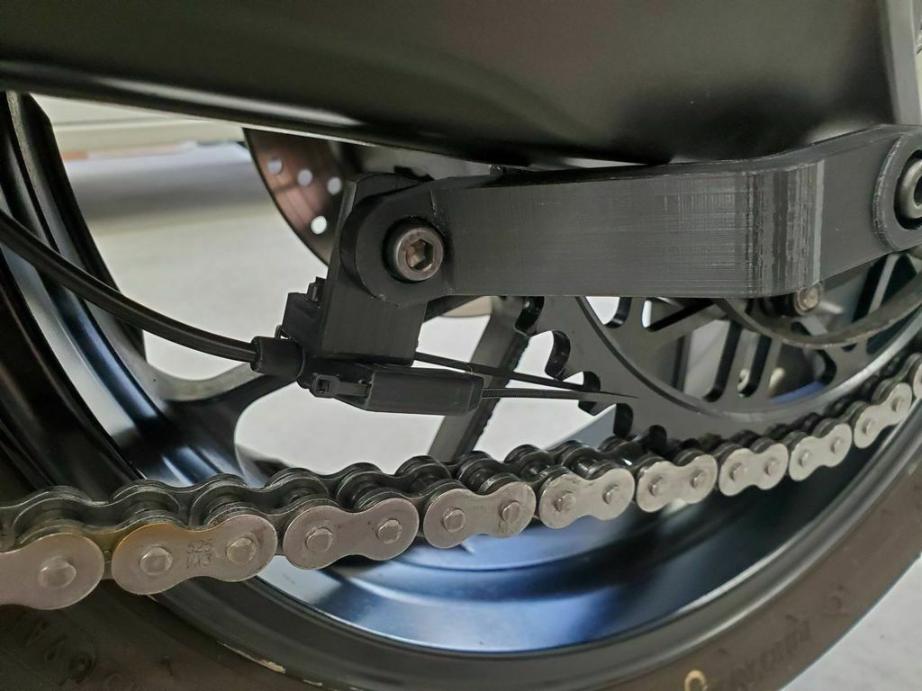 Free 3D file Chain Oiler Yamaha MT-09/Tracer 900/XSR 900 🚗 ・3D print ...